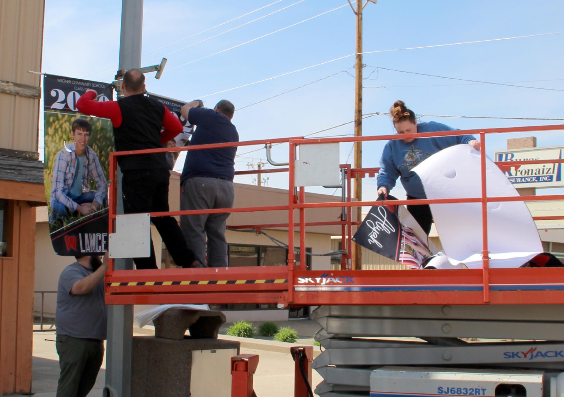 WAGNER SENIOR BANNERS LINE MAIN STREET | Wagner Post